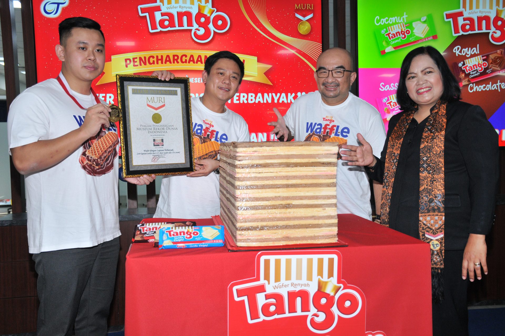 Wafer Tango Raih Rekor MURI Sebagai Wafer Dengan Lapisan Terbanyak Di ...